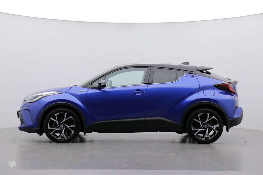 Blue Toyota C-HR 2021 in Vilnius, with an engine capacity of 1.99 L and mileage of 142 thousand km for 21900 €, photo 4 on AUTOMOTO.COM.LV