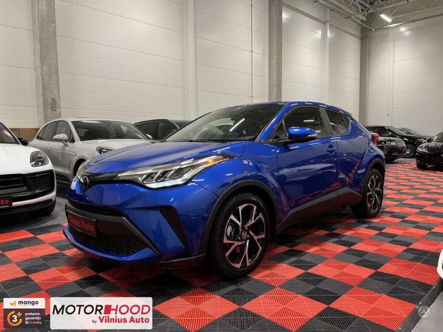 Blue Toyota C-HR 2021 in Vilnius, with an engine capacity of 1.99 L and mileage of 9 thousand km for 18000 €, photo 1 on AUTOMOTO.COM.LV