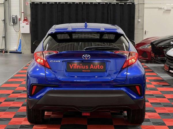 Zils Toyota C-HR 2021 Viļņa, ar dzinēja tilpumu 1.99 L un nobraukumu 9 tūkst. km par 18000 €, foto 5 vietnē AUTOMOTO.COM.LV