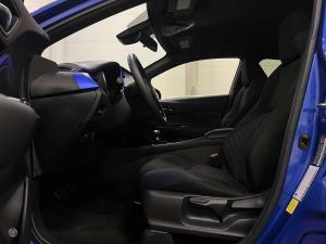 Blue Toyota C-HR 2021 in Vilnius, with an engine capacity of 1.99 L and mileage of 9 thousand km for 18000 €, photo 13 on AUTOMOTO.COM.LV