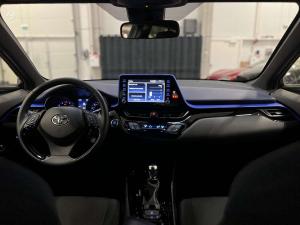Blue Toyota C-HR 2021 in Vilnius, with an engine capacity of 1.99 L and mileage of 9 thousand km for 18000 €, photo 19 on AUTOMOTO.COM.LV