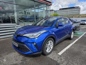 Blue Toyota C-HR 2021 in Vilnius, with an engine capacity of 1.80 L and mileage of 76 thousand km for 20650 €, photo  on AUTOMOTO.COM.LV