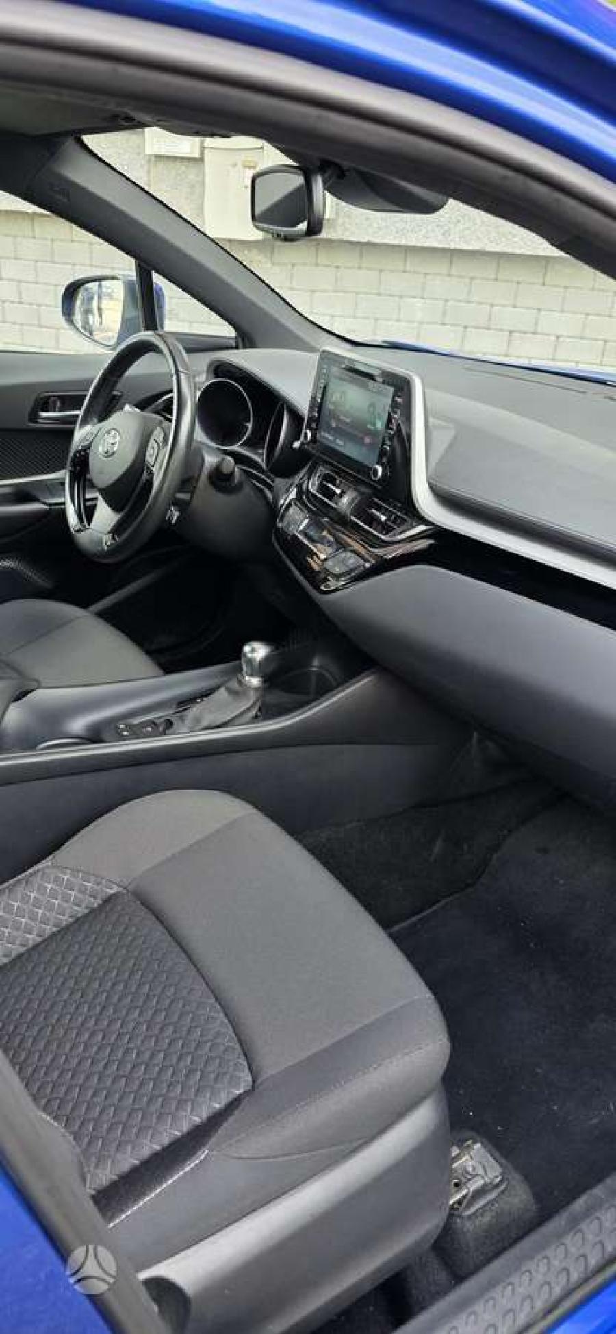 Zils Toyota C-HR 2021 Viļņa, ar dzinēja tilpumu 1.80 L un nobraukumu 76 tūkst. km par 20650 €, foto 20 vietnē AUTOMOTO.COM.LV