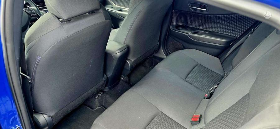 Zils Toyota C-HR 2021 Viļņa, ar dzinēja tilpumu 1.80 L un nobraukumu 76 tūkst. km par 20650 €, foto 23 vietnē AUTOMOTO.COM.LV