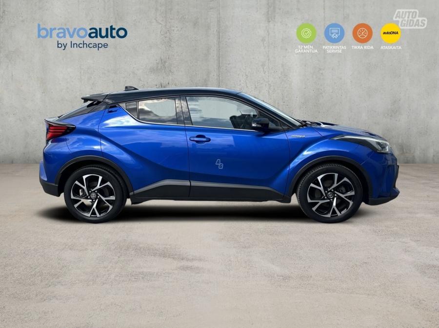 Blue Toyota C-HR 2021 in Kaunas, with an engine capacity of 1.80 L and mileage of 111 thousand km for 22471 €, photo 7 on AUTOMOTO.COM.LV