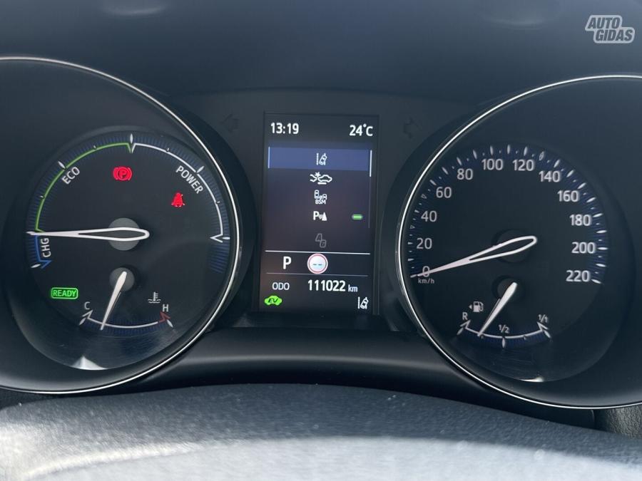 Blue Toyota C-HR 2021 in Kaunas, with an engine capacity of 1.80 L and mileage of 111 thousand km for 22471 €, photo 17 on AUTOMOTO.COM.LV