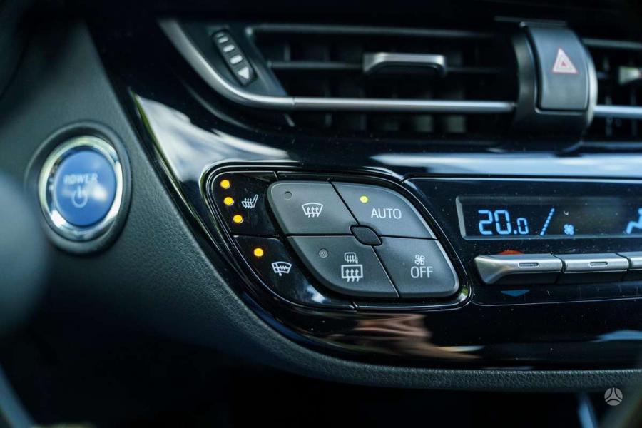 Синий Тойота C-HR 2021 в Вильнюс, объемом двигателя 1.80 л и пробегом 144 тыс. км за 17900 €, фото 30 на AUTOMOTO.COM.LV