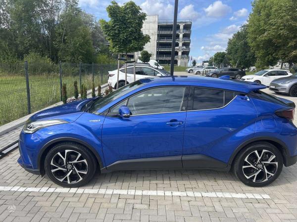 Синий Тойота C-HR 2021 в Вильнюс, объемом двигателя 1.99 л и пробегом 114 тыс. км за 21900 €, фото 5 на AUTOMOTO.COM.LV