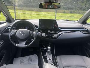 Blue Toyota C-HR 2021 in Vilnius, with an engine capacity of 1.99 L and mileage of 114 thousand km for 21900 €, photo 11 on AUTOMOTO.COM.LV