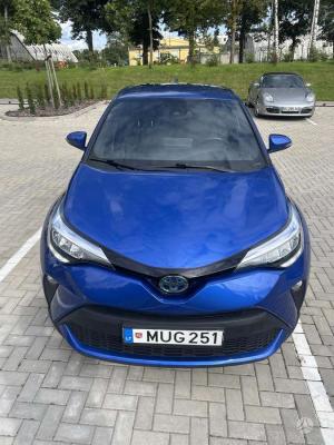 Blue Toyota C-HR 2021 in Vilnius, with an engine capacity of 1.99 L and mileage of 114 thousand km for 21900 €, photo 14 on AUTOMOTO.COM.LV