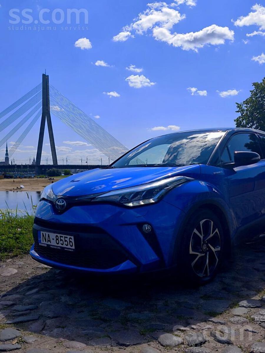 Синий Тойота C-HR 2021 в Рига, объемом двигателя 1.80 л и пробегом 53 тыс. км за 22500 €, фото 3 на AUTOMOTO.COM.LV