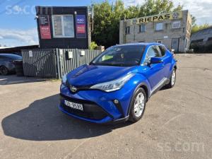 Синий Тойота C-HR 2021 в Рига, объемом двигателя 1.80 л и пробегом 72 тыс. км за 18990 €, фото  на AUTOMOTO.COM.LV