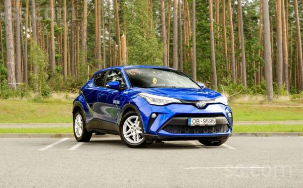 Синий Тойота C-HR 2021 в Рига, объемом двигателя 1.80 л и пробегом 72 тыс. км за 18990 €, фото 3 на AUTOMOTO.COM.LV