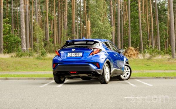 Синий Тойота C-HR 2021 в Рига, объемом двигателя 1.80 л и пробегом 72 тыс. км за 18990 €, фото 7 на AUTOMOTO.COM.LV