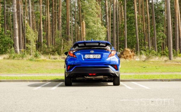 Синий Тойота C-HR 2021 в Рига, объемом двигателя 1.80 л и пробегом 72 тыс. км за 18990 €, фото 8 на AUTOMOTO.COM.LV