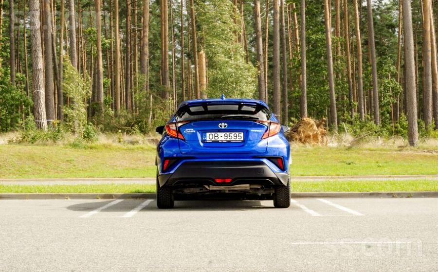 Zils Toyota C-HR 2021 Rīga, ar dzinēja tilpumu 1.80 L un nobraukumu 72 tūkst. km par 18990 €, foto 8 vietnē AUTOMOTO.COM.LV