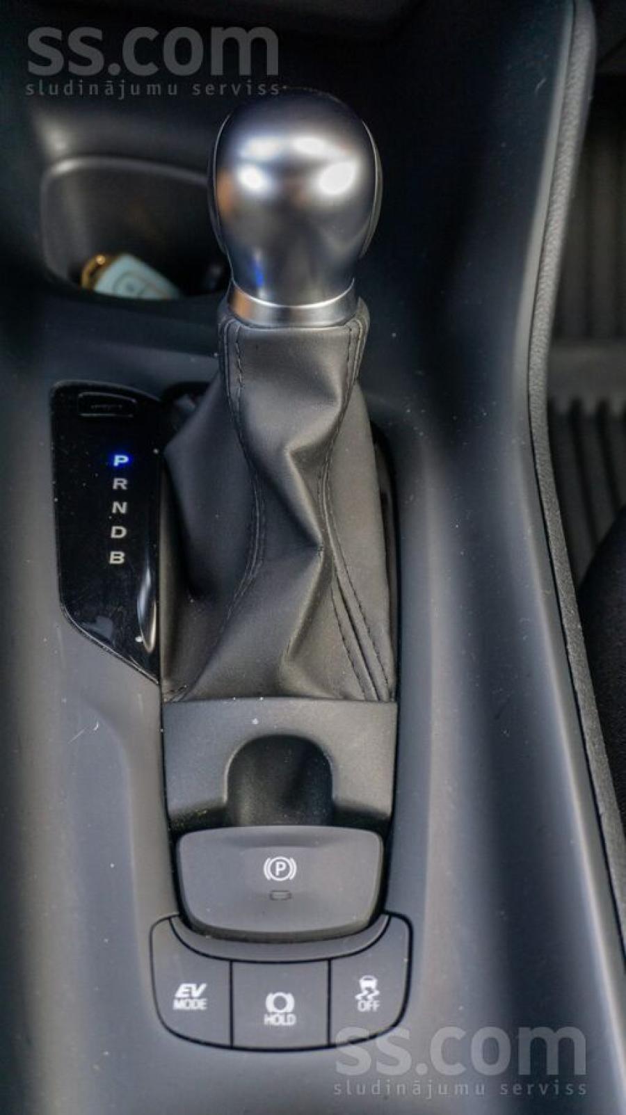 Zils Toyota C-HR 2021 Rīga, ar dzinēja tilpumu 1.80 L un nobraukumu 72 tūkst. km par 18990 €, foto 17 vietnē AUTOMOTO.COM.LV