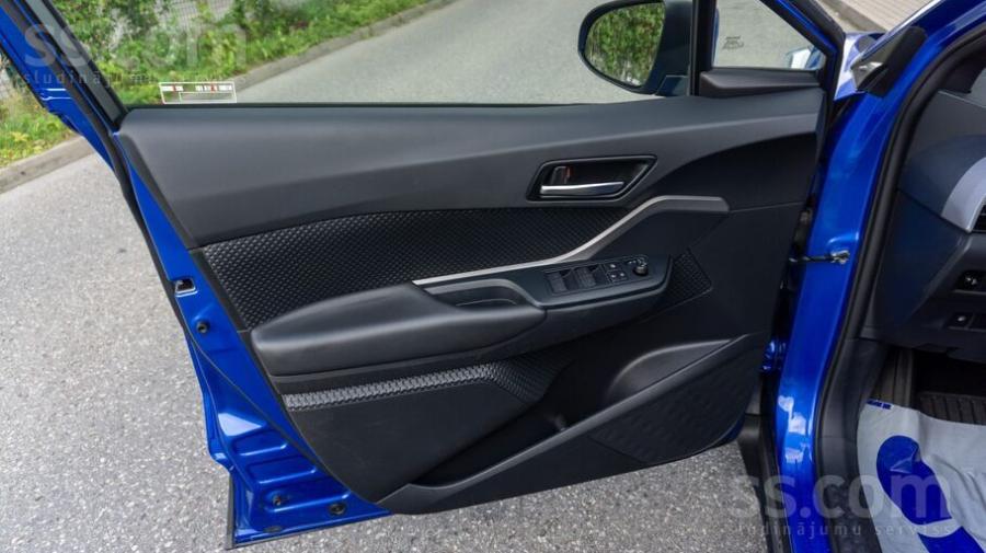 Zils Toyota C-HR 2021 Rīga, ar dzinēja tilpumu 1.80 L un nobraukumu 72 tūkst. km par 18990 €, foto 29 vietnē AUTOMOTO.COM.LV