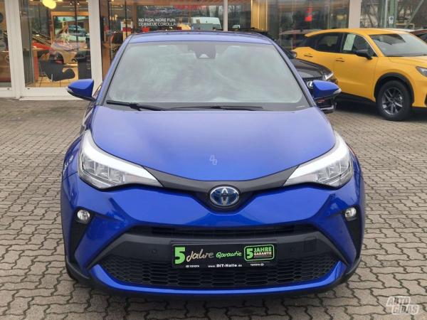 Blue Toyota C-HR 2022 in Kaunas, with an engine capacity of 2.00 L and mileage of 26 thousand km for 26820 €, photo 2 on AUTOMOTO.COM.LV