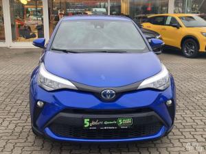 Blue Toyota C-HR 2022 in Kaunas, with an engine capacity of 2.00 L and mileage of 26 thousand km for 26820 €, photo 2 on AUTOMOTO.COM.LV