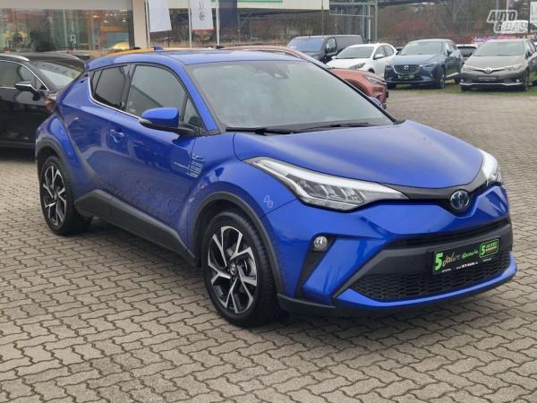 Blue Toyota C-HR 2022 in Kaunas, with an engine capacity of 2.00 L and mileage of 26 thousand km for 26820 €, photo 3 on AUTOMOTO.COM.LV