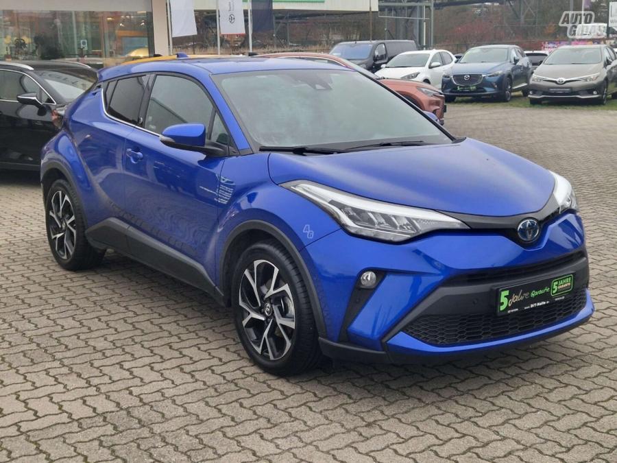 Blue Toyota C-HR 2022 in Kaunas, with an engine capacity of 2.00 L and mileage of 26 thousand km for 26820 €, photo 3 on AUTOMOTO.COM.LV