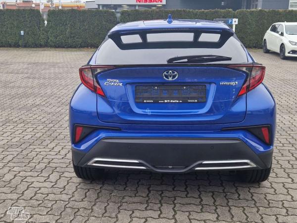 Blue Toyota C-HR 2022 in Kaunas, with an engine capacity of 2.00 L and mileage of 26 thousand km for 26820 €, photo 6 on AUTOMOTO.COM.LV