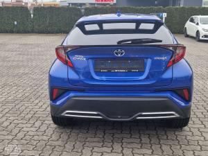 Blue Toyota C-HR 2022 in Kaunas, with an engine capacity of 2.00 L and mileage of 26 thousand km for 26820 €, photo 6 on AUTOMOTO.COM.LV