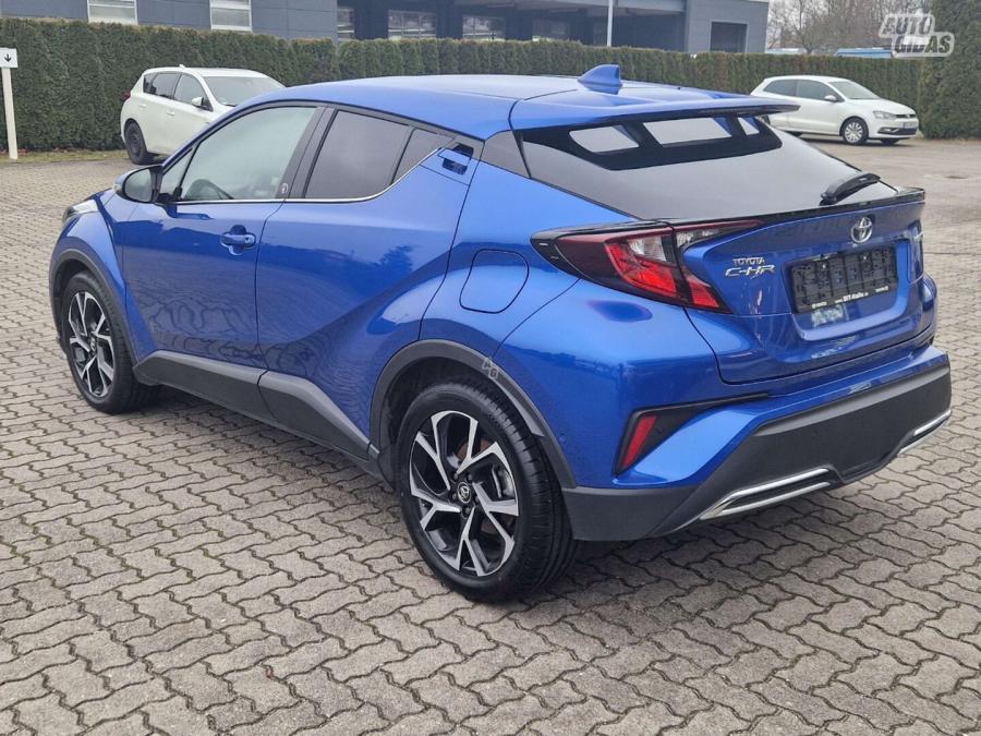 Blue Toyota C-HR 2022 in Kaunas, with an engine capacity of 2.00 L and mileage of 26 thousand km for 26820 €, photo 7 on AUTOMOTO.COM.LV