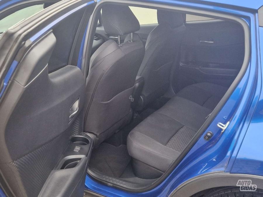 Blue Toyota C-HR 2022 in Kaunas, with an engine capacity of 2.00 L and mileage of 26 thousand km for 26820 €, photo 11 on AUTOMOTO.COM.LV