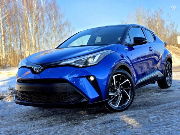 Blue Toyota C-HR 2022 in Taurage, with an engine capacity of 1.80 L and mileage of 333 thousand km for 13500 €, photo 1 on AUTOMOTO.COM.LV