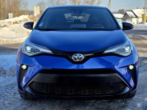 Blue Toyota C-HR 2022 in Taurage, with an engine capacity of 1.80 L and mileage of 333 thousand km for 13500 €, photo 2 on AUTOMOTO.COM.LV