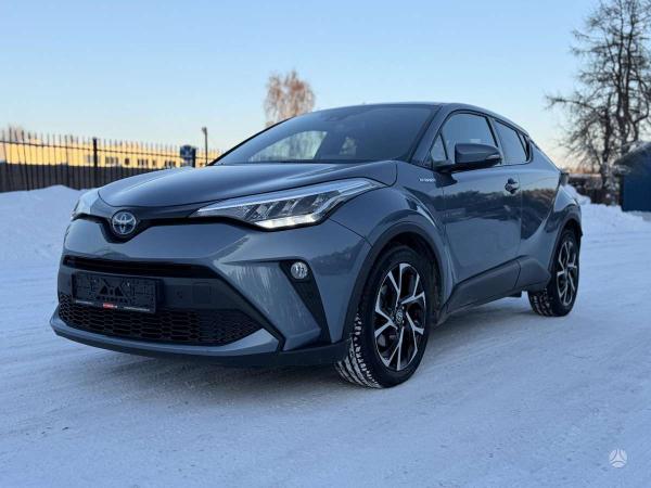 Синий Тойота C-HR 2022 в Вильнюс, объемом двигателя 1.80 л и пробегом 93 тыс. км за 21900 €, фото 1 на AUTOMOTO.COM.LV