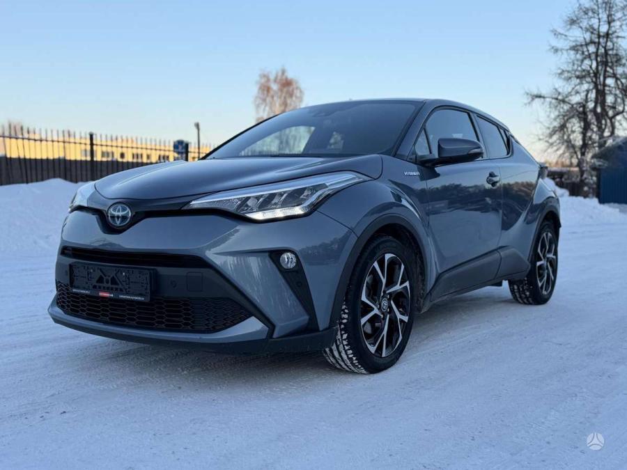 Синий Тойота C-HR 2022 в Вильнюс, объемом двигателя 1.80 л и пробегом 93 тыс. км за 21900 €, фото 1 на AUTOMOTO.COM.LV
