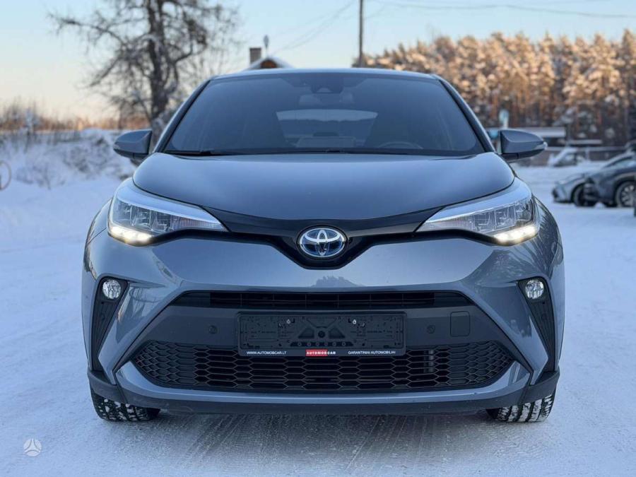 Синий Тойота C-HR 2022 в Вильнюс, объемом двигателя 1.80 л и пробегом 93 тыс. км за 21900 €, фото 2 на AUTOMOTO.COM.LV