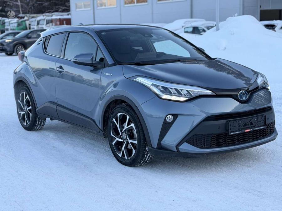 Синий Тойота C-HR 2022 в Вильнюс, объемом двигателя 1.80 л и пробегом 93 тыс. км за 21900 €, фото 3 на AUTOMOTO.COM.LV