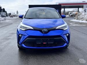 Blue Toyota C-HR 2022 in Vilnius, with an engine capacity of 1.80 L and mileage of 87 thousand km for 19950 €, photo 3 on AUTOMOTO.COM.LV
