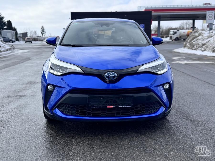 Blue Toyota C-HR 2022 in Vilnius, with an engine capacity of 1.80 L and mileage of 87 thousand km for 19950 €, photo 3 on AUTOMOTO.COM.LV
