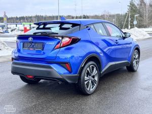 Blue Toyota C-HR 2022 in Vilnius, with an engine capacity of 1.80 L and mileage of 87 thousand km for 19950 €, photo 7 on AUTOMOTO.COM.LV