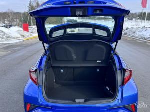Blue Toyota C-HR 2022 in Vilnius, with an engine capacity of 1.80 L and mileage of 87 thousand km for 19950 €, photo 9 on AUTOMOTO.COM.LV