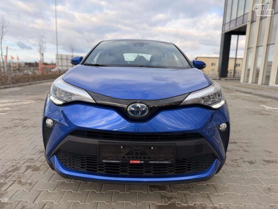 Синий Тойота C-HR 2022 в Вильнюс, объемом двигателя 1.80 л и пробегом 87 тыс. км за 19950 €, фото 3 на AUTOMOTO.COM.LV