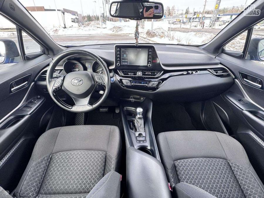 Синий Тойота C-HR 2022 в Вильнюс, объемом двигателя 1.80 л и пробегом 87 тыс. км за 19950 €, фото 24 на AUTOMOTO.COM.LV