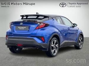 Синий Тойота C-HR 2022 в Рига, объемом двигателя 1.80 л и пробегом 50 тыс. км за 23990 €, фото 3 на AUTOMOTO.COM.LV