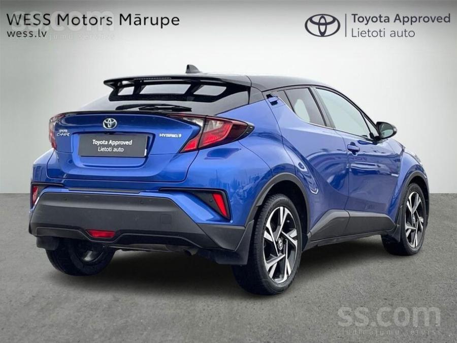 Синий Тойота C-HR 2022 в Рига, объемом двигателя 1.80 л и пробегом 50 тыс. км за 23990 €, фото 3 на AUTOMOTO.COM.LV