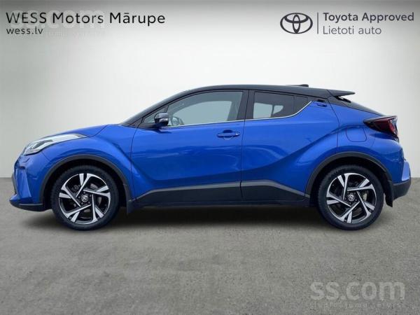 Blue Toyota C-HR 2022 in Riga, with an engine capacity of 1.80 L and mileage of 50 thousand km for 23990 €, photo 3 on AUTOMOTO.COM.LV