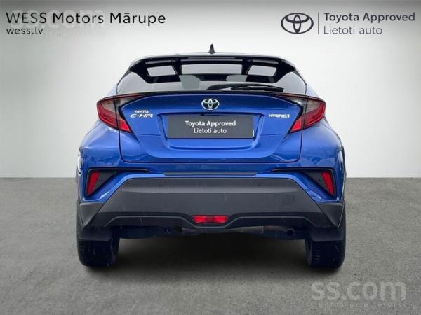 Синий Тойота C-HR 2022 в Рига, объемом двигателя 1.80 л и пробегом 49 тыс. км за 25590 €, фото 4 на AUTOMOTO.COM.LV