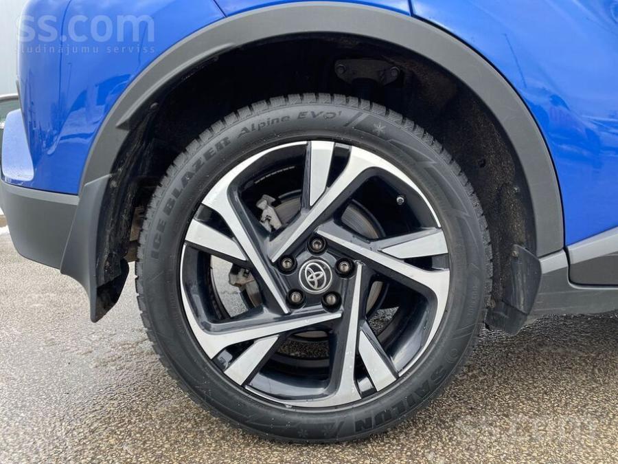 Синий Тойота C-HR 2022 в Рига, объемом двигателя 1.80 л и пробегом 49 тыс. км за 25590 €, фото 16 на AUTOMOTO.COM.LV