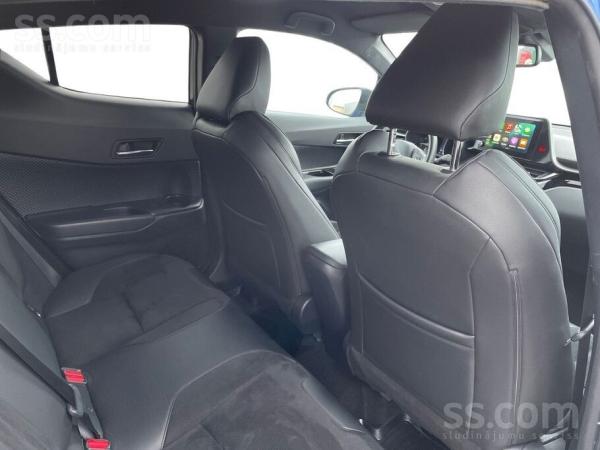 Blue Toyota C-HR 2022 in Riga, with an engine capacity of 1.80 L and mileage of 49 thousand km for 23990 €, photo 7 on AUTOMOTO.COM.LV