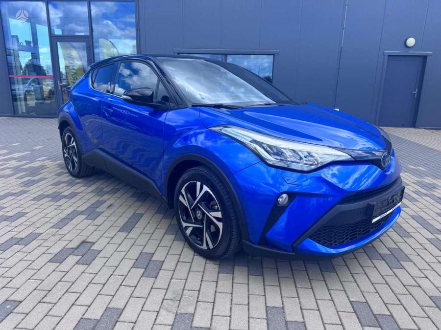 Синий Тойота C-HR 2022 в Шяуляй, объемом двигателя 2.00 л и пробегом 69 тыс. км за 23300 €, фото 1 на AUTOMOTO.COM.LV
