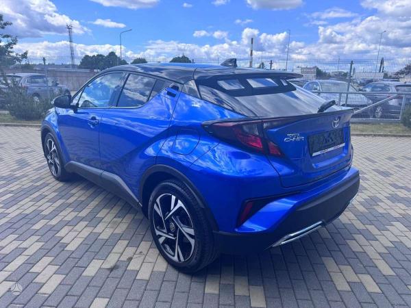 Blue Toyota C-HR 2022 in Siauliai, with an engine capacity of 2.00 L and mileage of 69 thousand km for 23300 €, photo 5 on AUTOMOTO.COM.LV